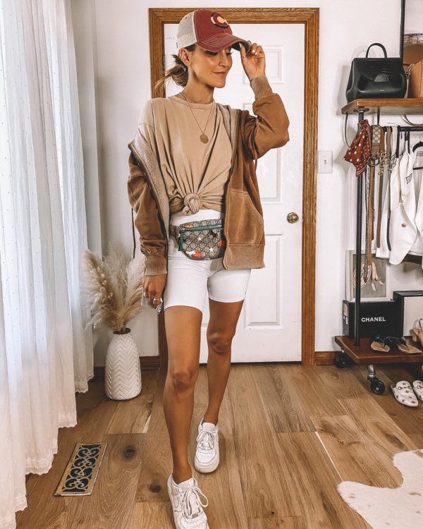 10 Ways to Style an Oversized Tan T-Shirt - Karina Style Diaries