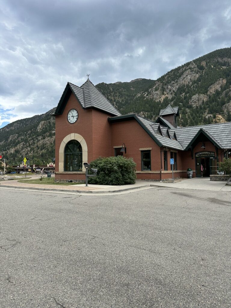 Vail Summer Travel Guide + What I Wore + Packing Tips - Karina Style ...